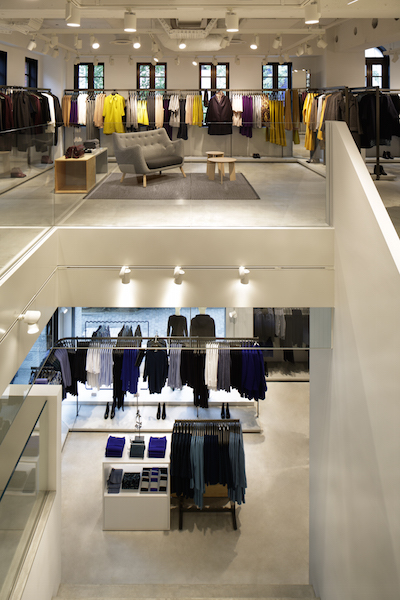 「コス」日本1号店に約90人が行列 - WWDJAPAN