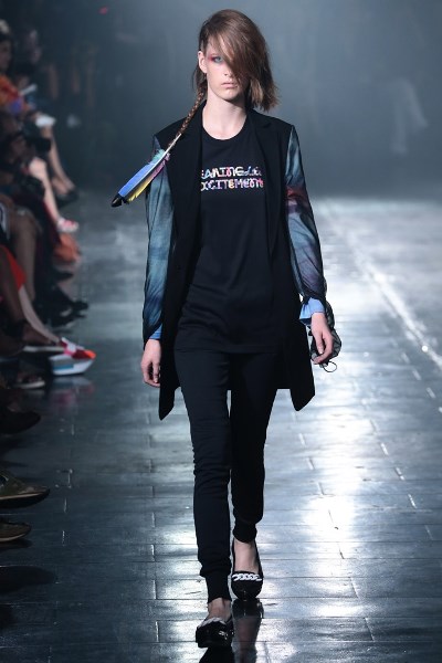 「Y-3」がコレクション発表の場をNYから再びパリへ - WWDJAPAN