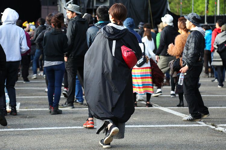 サコッシュに防寒着を忍ばせるのが“タイコ流” 「タイコクラブ’17」の模様をお届け - WWDJAPAN