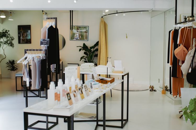 「アルーフ ホーム」が東京・南青山に直営店オープン 土に還る循環型ファッションを提案 - WWDJAPAN