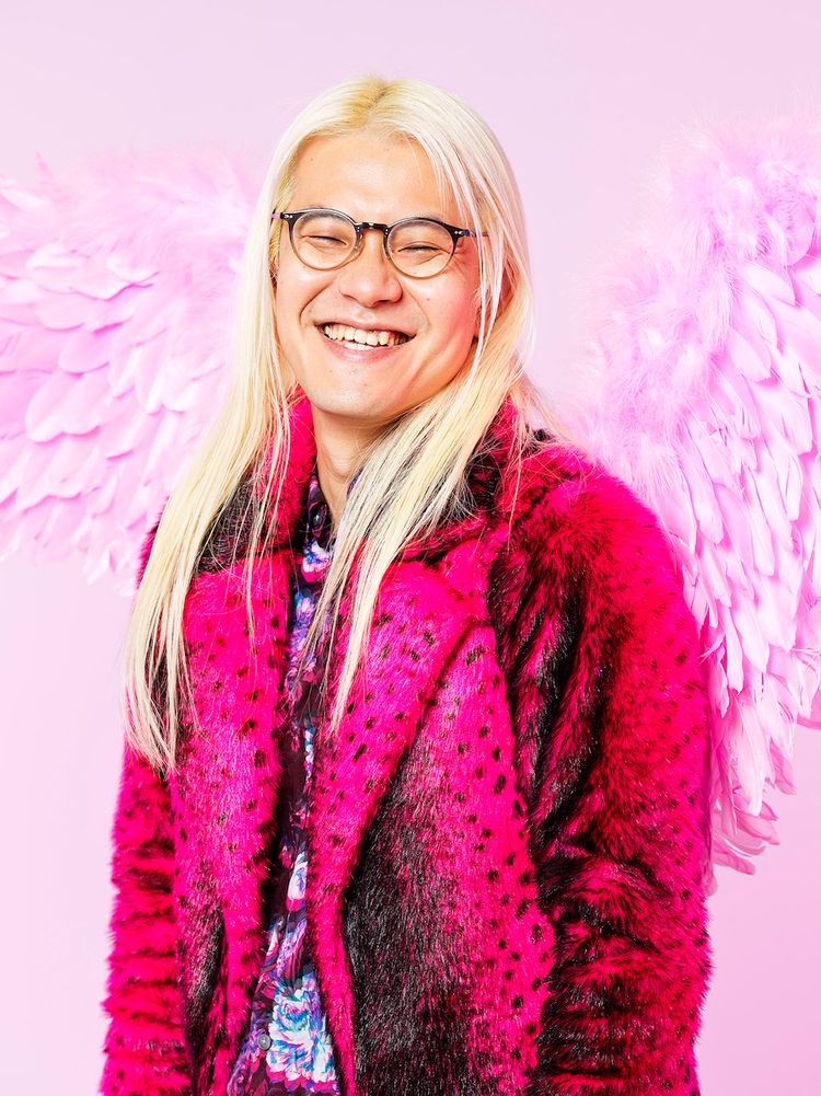 ZAZYの人生を変えたピンクのファッション 生活費1カ月分を捧げた衣装はあのブランド - WWDJAPAN