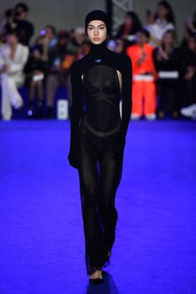 【ルック】「オフ-ホワイト c/o ヴァージル アブロー」2023年春夏コレクション - WWDJAPAN