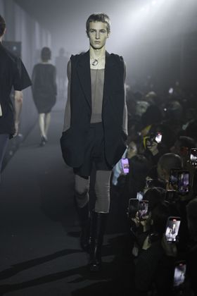 「ラフ・シモンズ」2023年春夏コレクション - WWDJAPAN