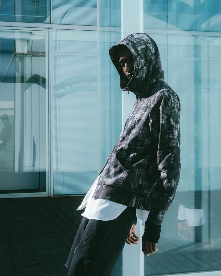 「タトラス」がペインターのbaanaiとコラボ リバーシブルダウンやスエットなど - WWDJAPAN