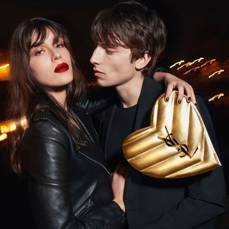 「YSL」がバレンタインコレクション発売 人気クッションファンデがゴールドレザーの限定デザインで登場 - WWDJAPAN