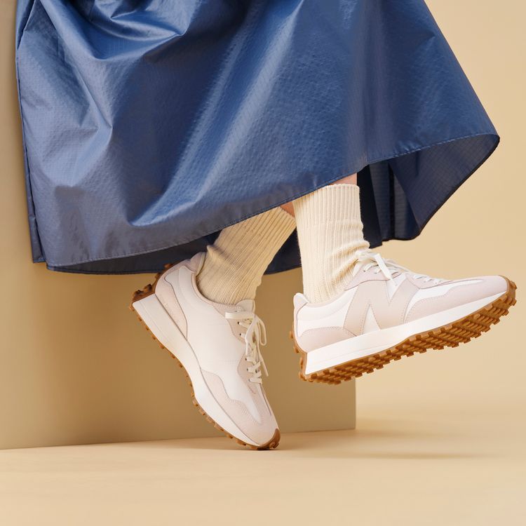 「ニューバランス」の“327”から2023年春シーズンの新色が登場 新ユニセックスモデル“U327”も展開 - WWDJAPAN