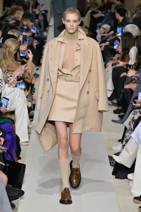 【ルック】「マックスマーラ」2023-24年秋冬コレクション - WWDJAPAN