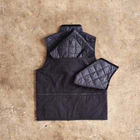 「ラベンハム」が16通りの着こなしができるジレ 現代美術家ライアン・ガンダーとのコラボ - WWDJAPAN