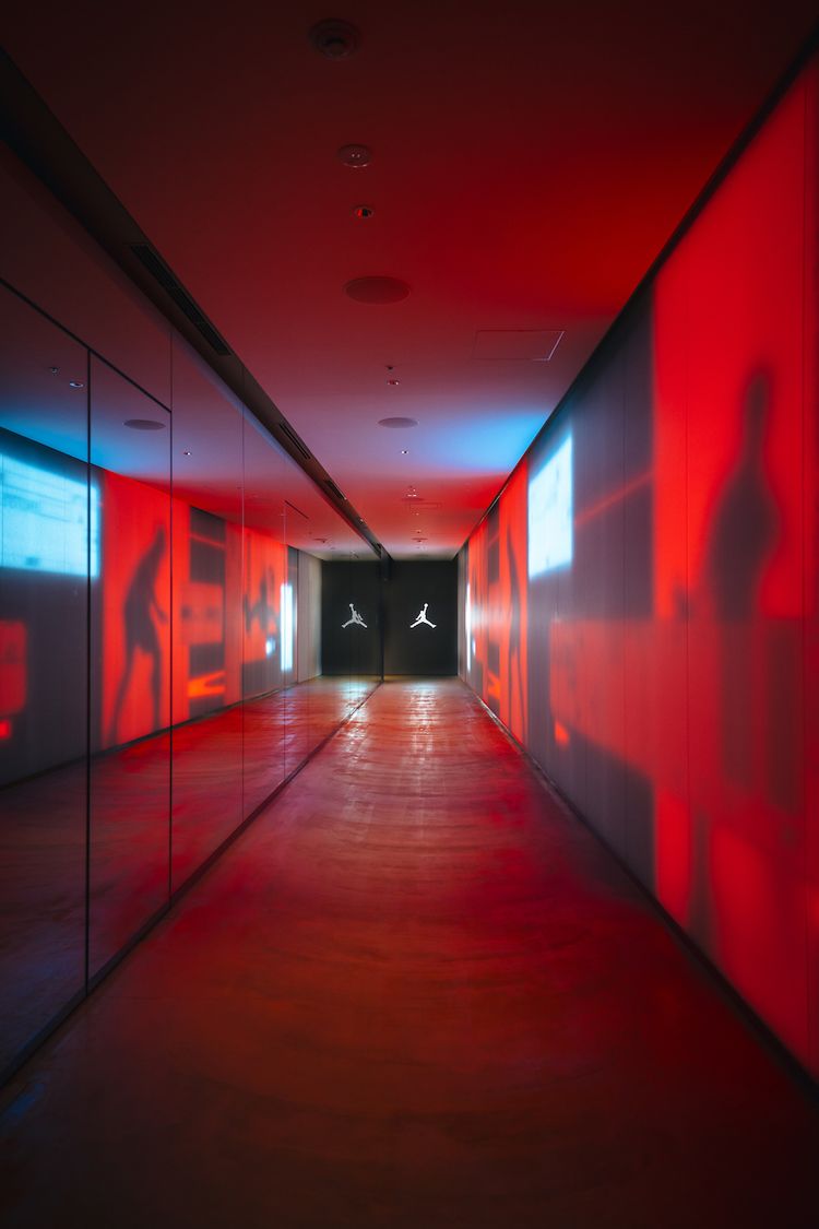 「ジョーダン ブランド」の旗艦店「ワールド・オブ・フライト トーキョー・シブヤ」が渋谷にオープン 世界2店舗目 - WWDJAPAN