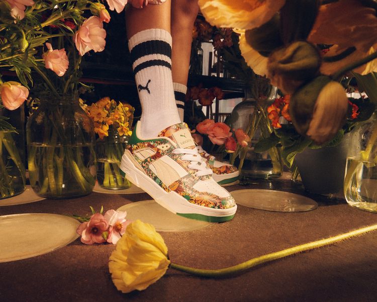 「プーマ」と「リバティ」が最新コラボコレクションを発表 鮮やかな色彩や花柄の刺しゅうを施す - WWDJAPAN
