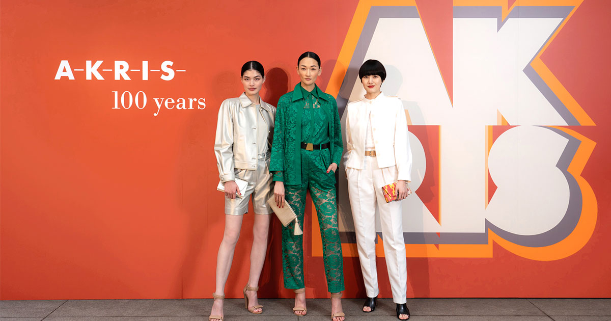 【スナップ】「アクリス」の100周年記念ショーで冨永愛や福士リナ、新井貴子ら豪華3ショット - WWDJAPAN