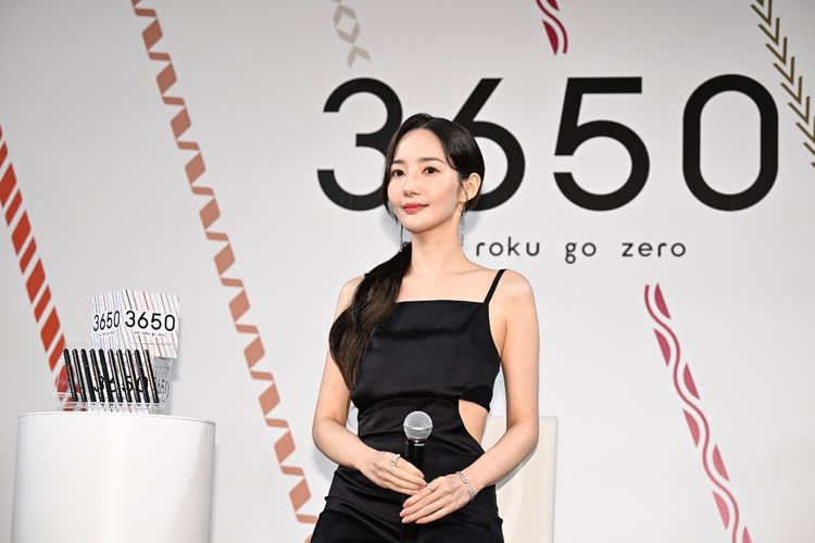 韓国の“美のカリスマ”パク・ミニョンのアイメイクのポイントは？ 新コスメ“3650 アイライナー”発売イベントに登場 - WWDJAPAN