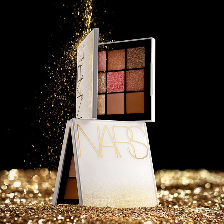 【2023クリスマスコフレ】「NARS」のホリデーはきらめき華やぐアイテム＆セットの15種類 - WWDJAPAN