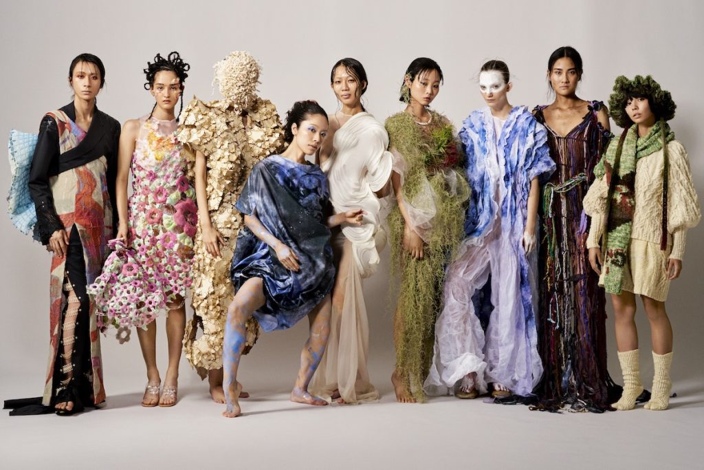古着から生まれたドレスやバクテリア染色も 中里唯馬のファッションプログラムが授賞式 - WWDJAPAN
