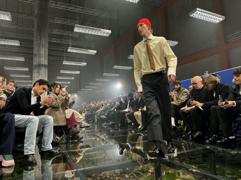 ニット帽「プラダ」とパンスト「JW アンダーソン」の謎を解き明かせ 2024-25年秋冬メンズコレ取材24時Vol.3 - WWDJAPAN