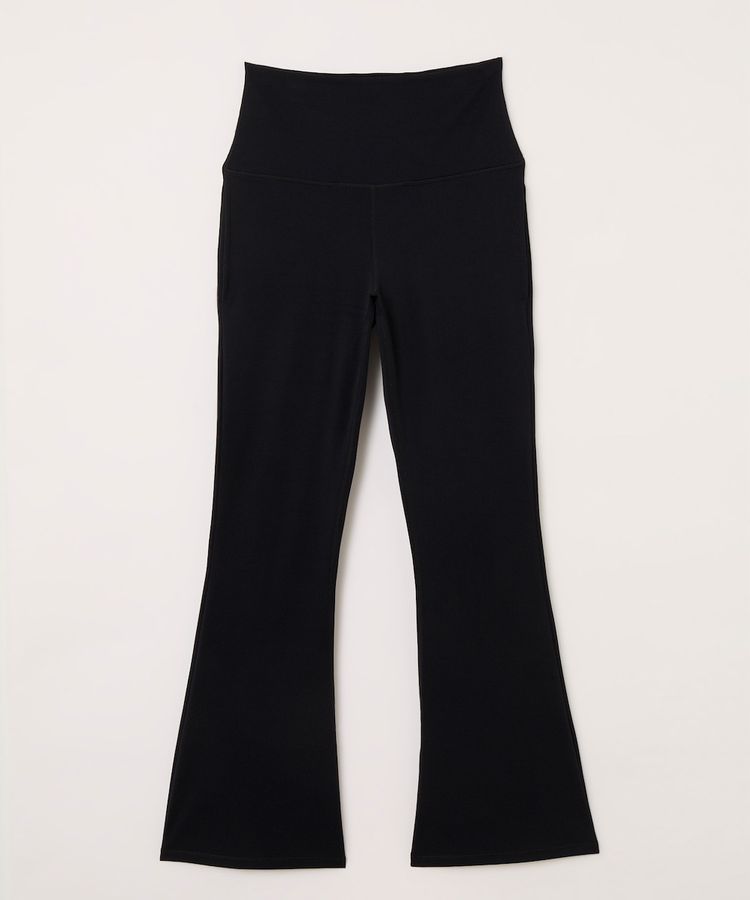 ゆりやんレトリィバァがトレーニングウエア「YURYUR（ユーユー）」をスタート——「あなたをつくるのはあなた自身」 - WWDJAPAN