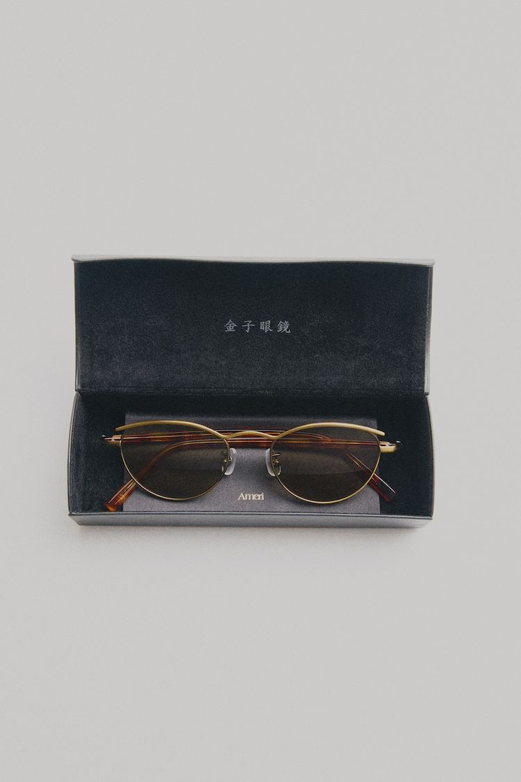 「アメリ」と「金子眼鏡」が初コラボ ウェリントン型とメタルフレームの2型を発売 - WWDJAPAN